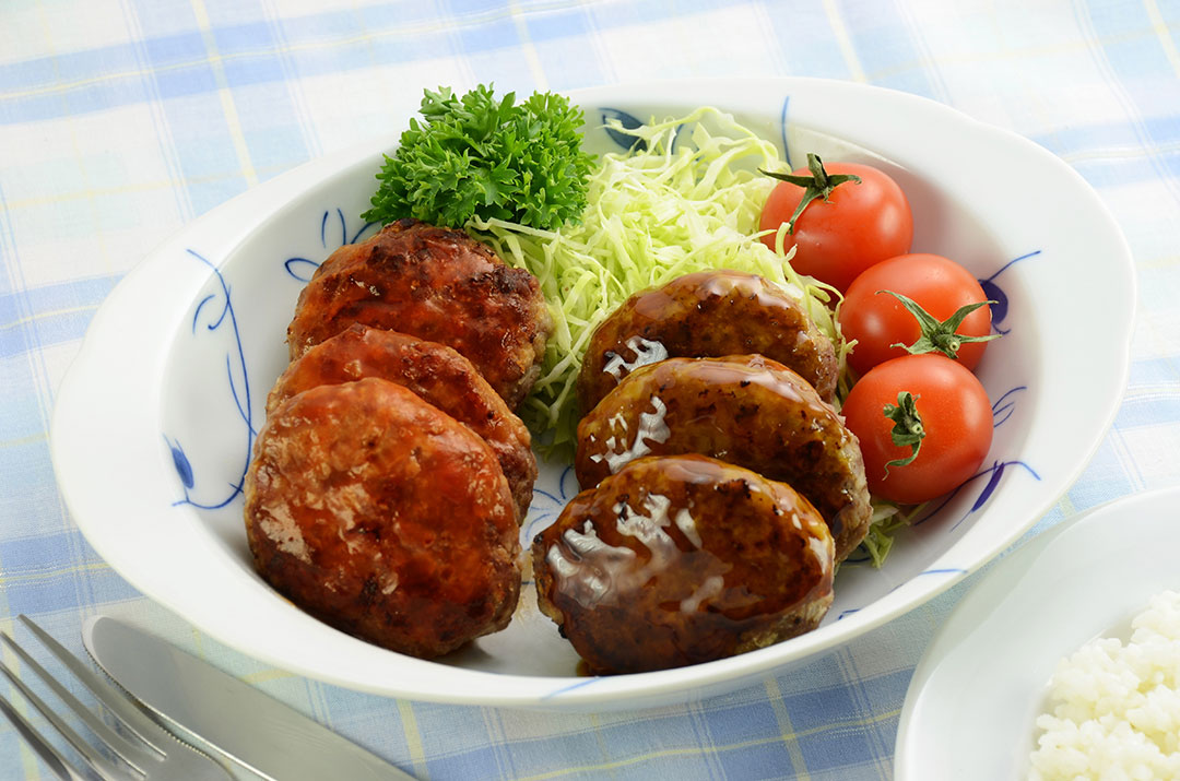 Foreign Foods in Japan – Hanbāgu! - Zojirushi Food & Culture Blog