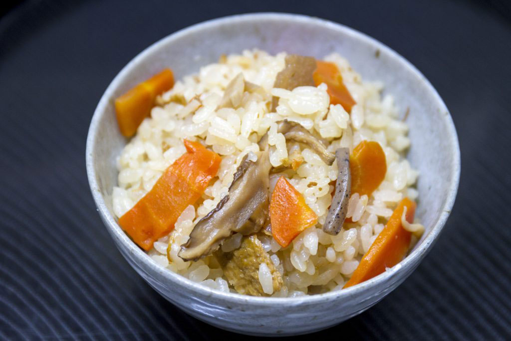 Mother’s Home Cooking: 炊き込みご飯 (Takikomi-gohan) - Zojirushi ...