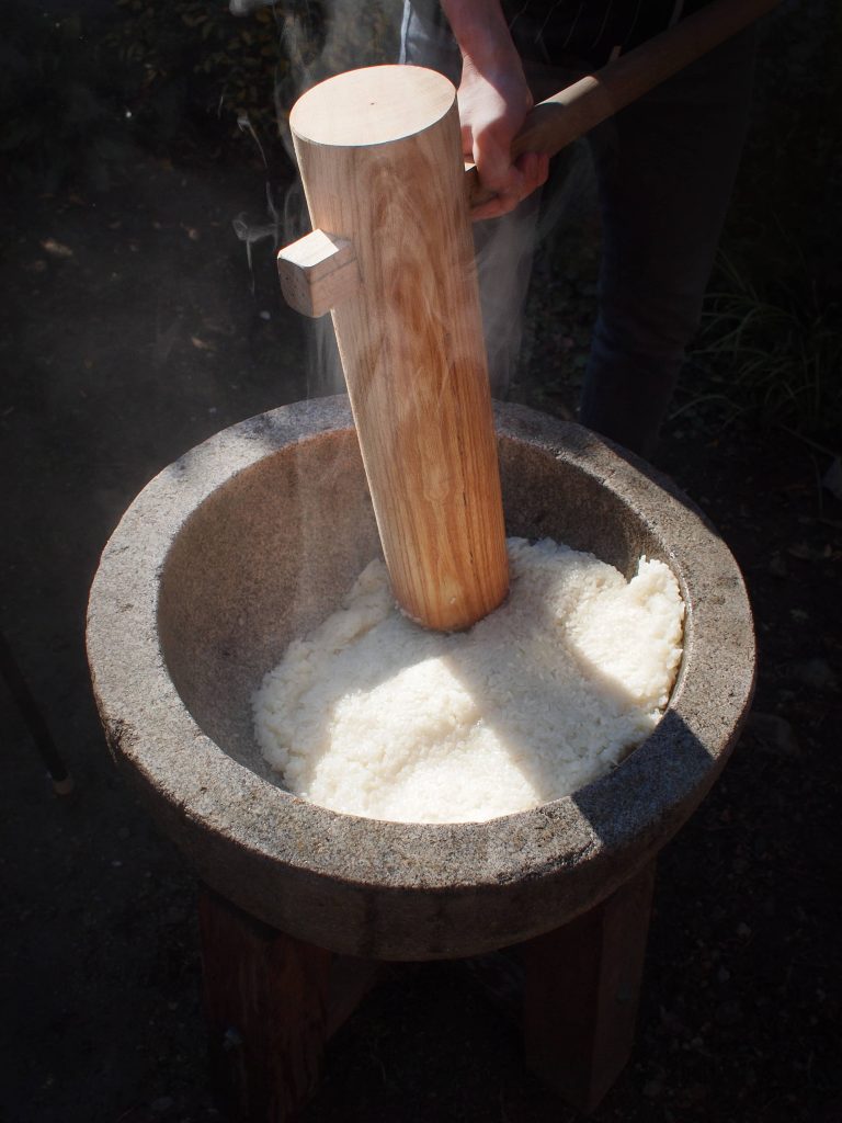 What is Mochi? A Guide to One of Japan’s Most Iconic Dishes - Zojirushi ...