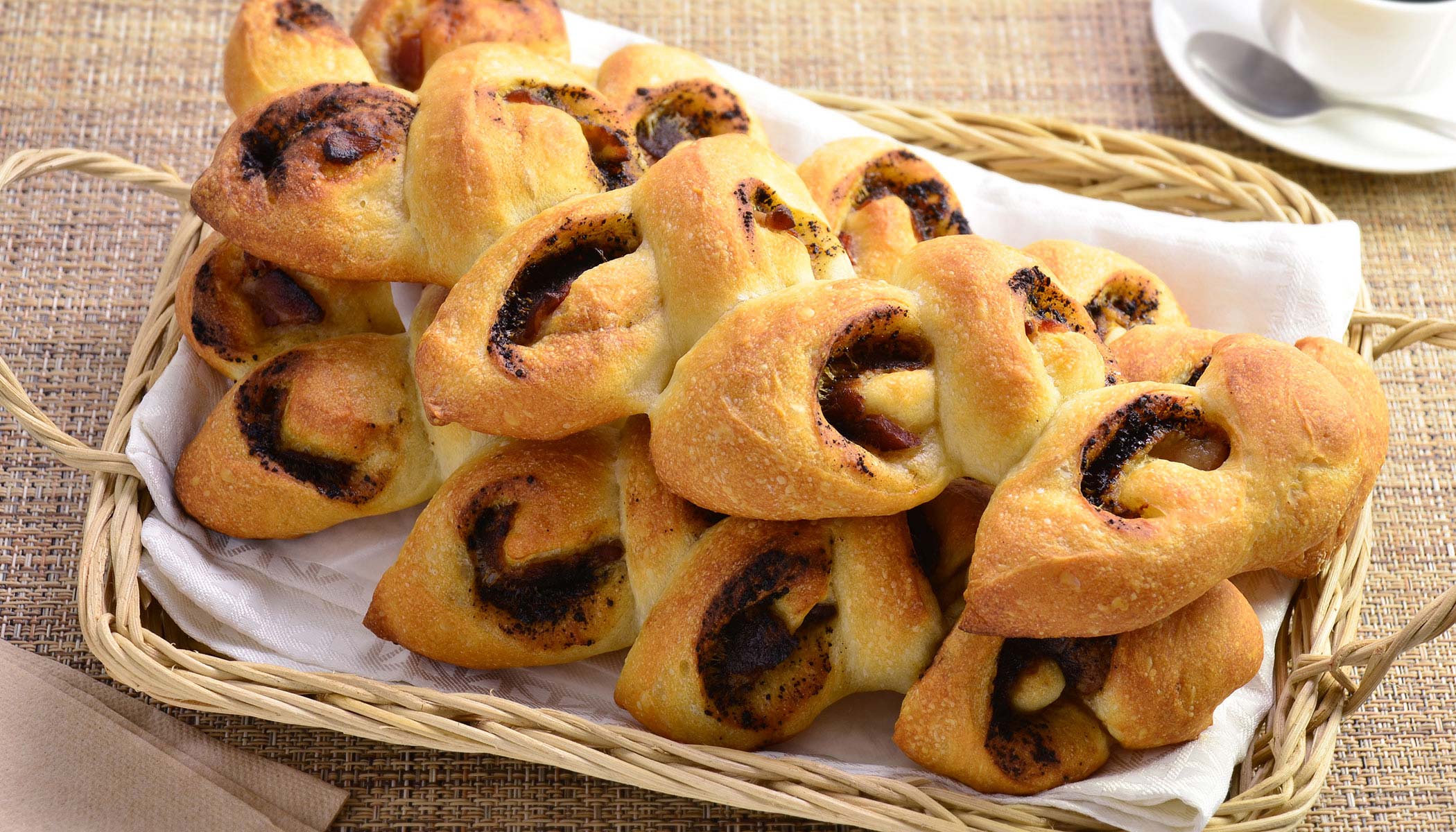 Bacon Pain d'Epi with Coffee Spread | Zojirushi.com