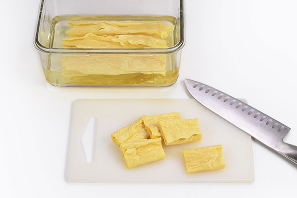 Yin Yang Hot Pot: Three Delicacies Hot Pot | Zojirushi.com