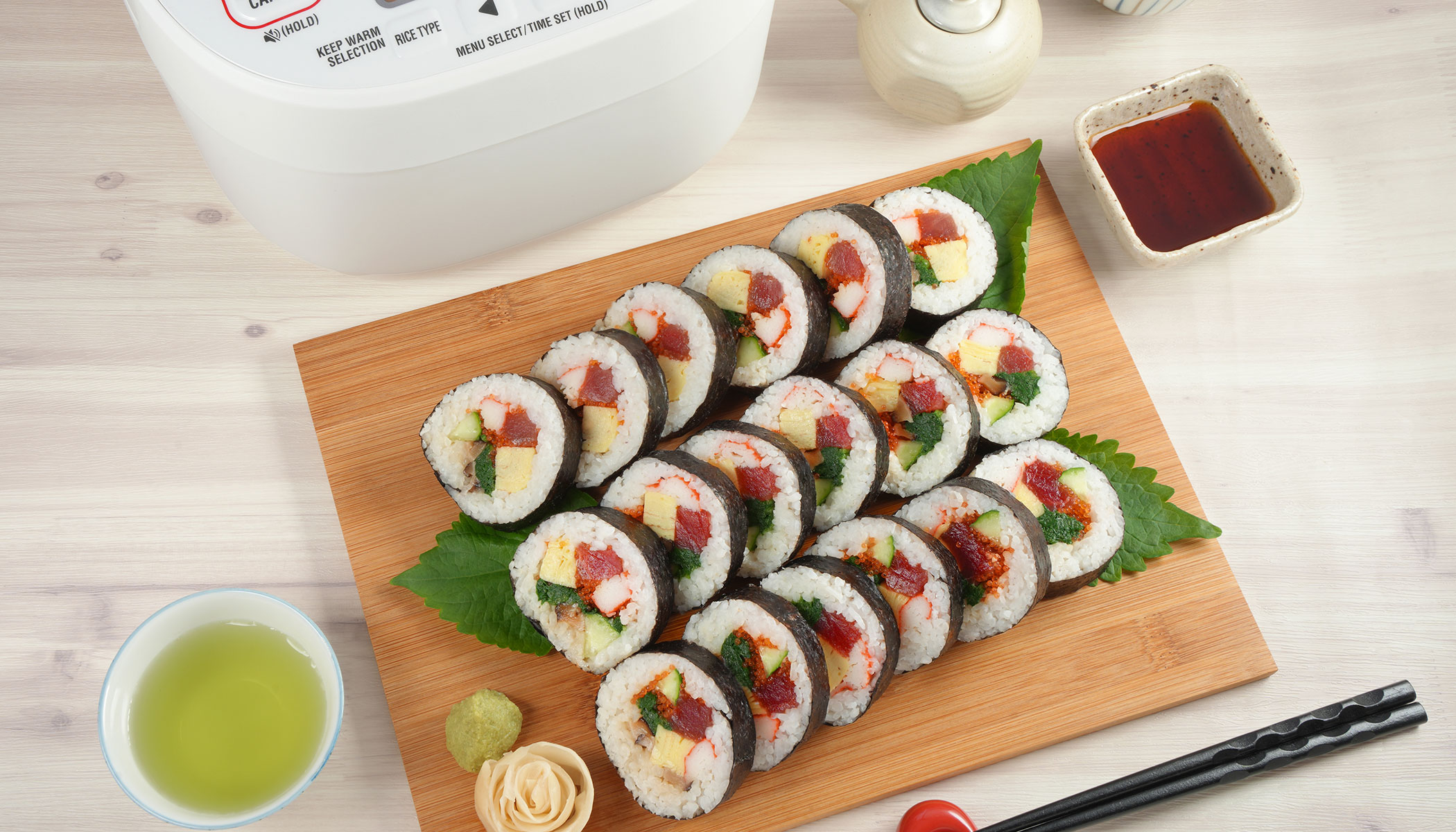 Futomaki (Thick Sushi Roll) | Zojirushi.com
